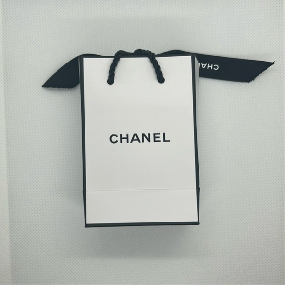 CHANEL | Bath & Body | Chanel Bundle Parfume Samples | Poshmark
